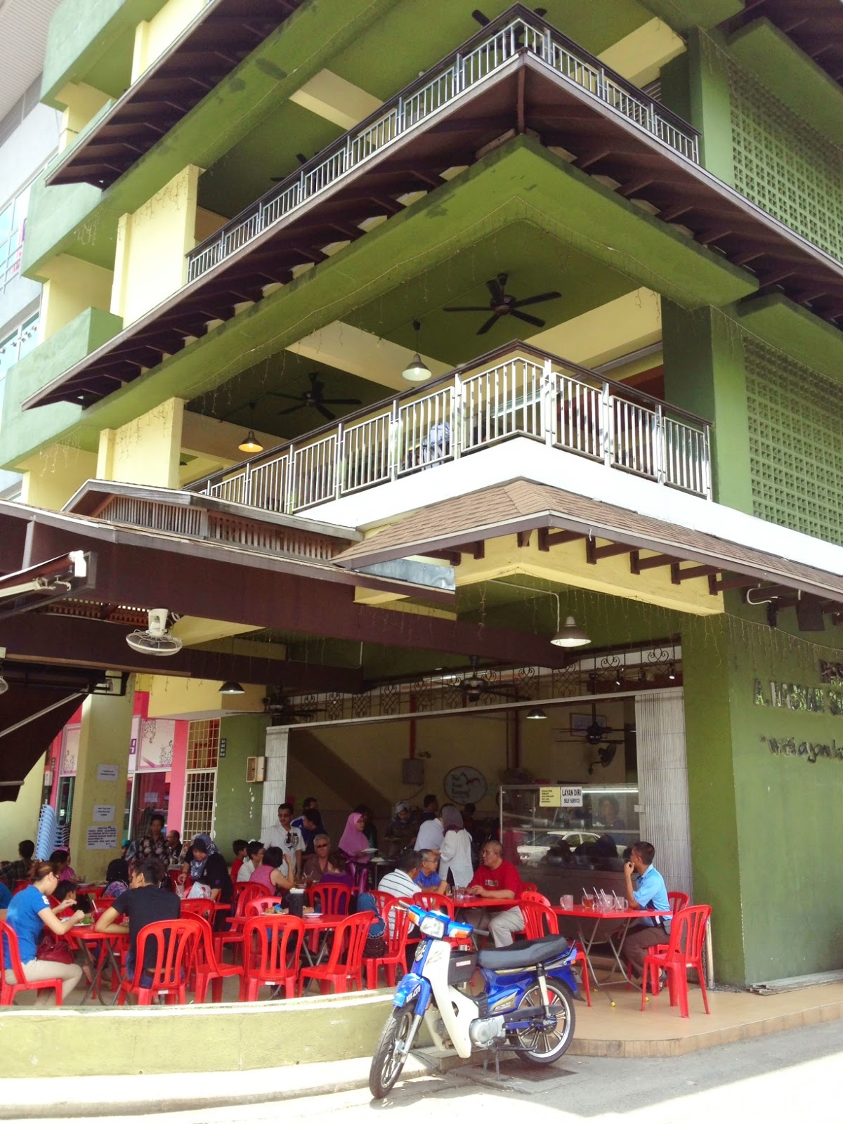 AyuDenira: Restoran Hassan - Nasi Ayam Kampung