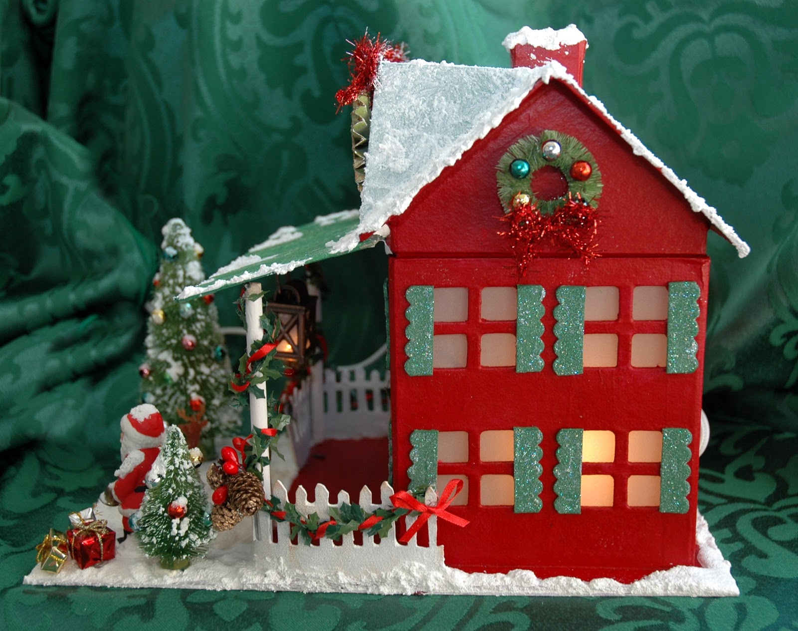 CREATIVITY IS CONTAGIOUS: A VERY SPECIAL CHRISTMAS HOUSE