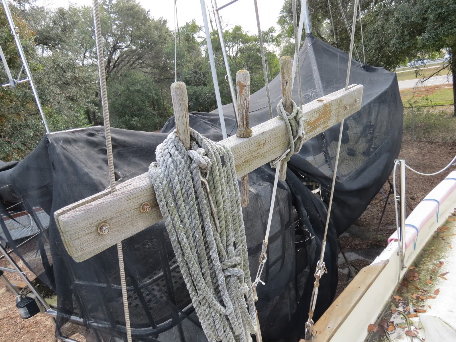 Onapua........the sailing vessel: Belaying Pins