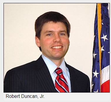 Noli insipientium iniurias pati: Thieving Erpenbeck Family Soap Opera