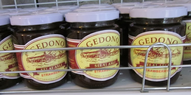 deta bercerita: Kisah Ziarah di Pertapaan Bunda Pemersatu Gedono