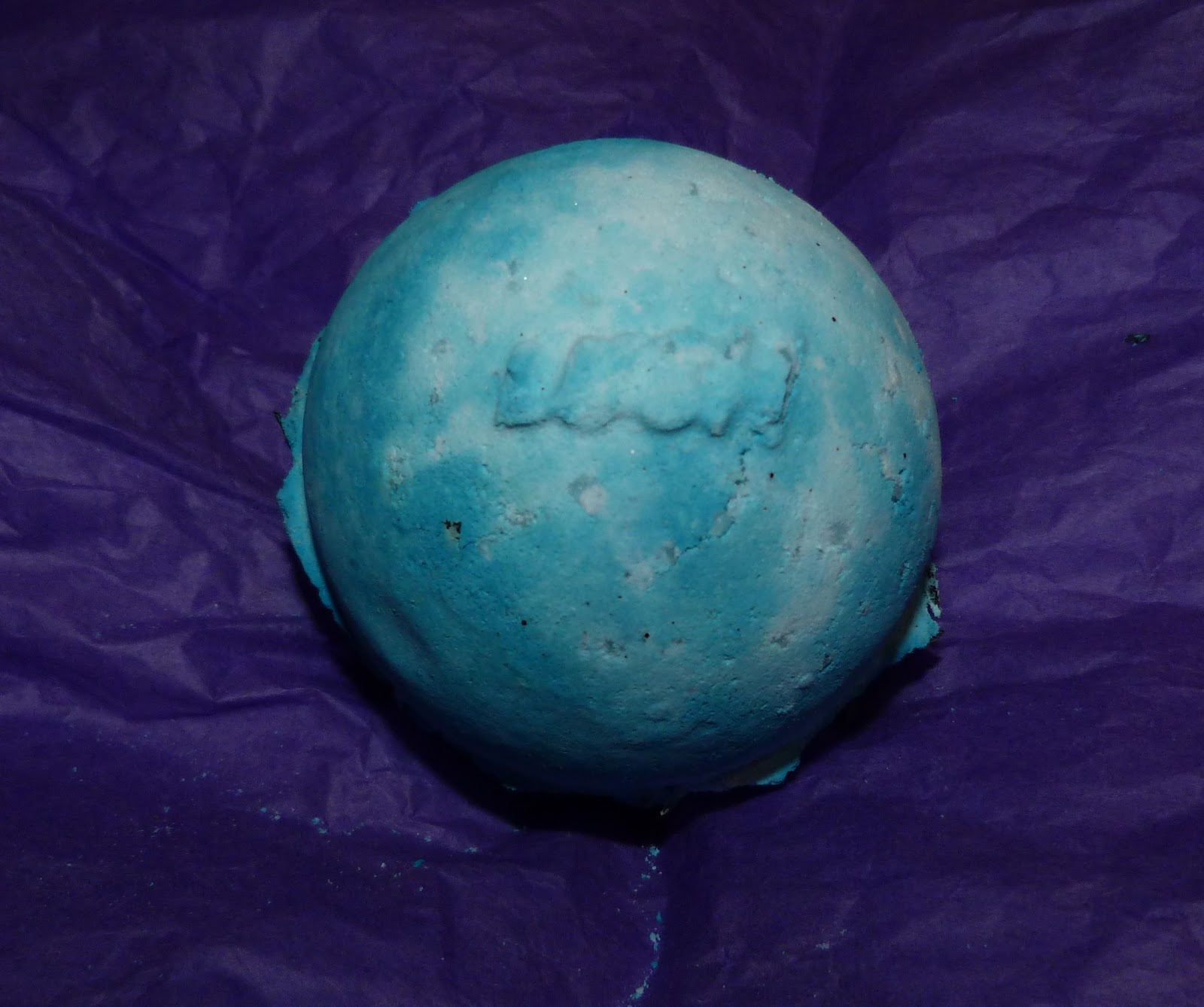 Lush Big Blue Bath Bomb | Lovely Girlie Bits - Best Irish Beauty Blog ...