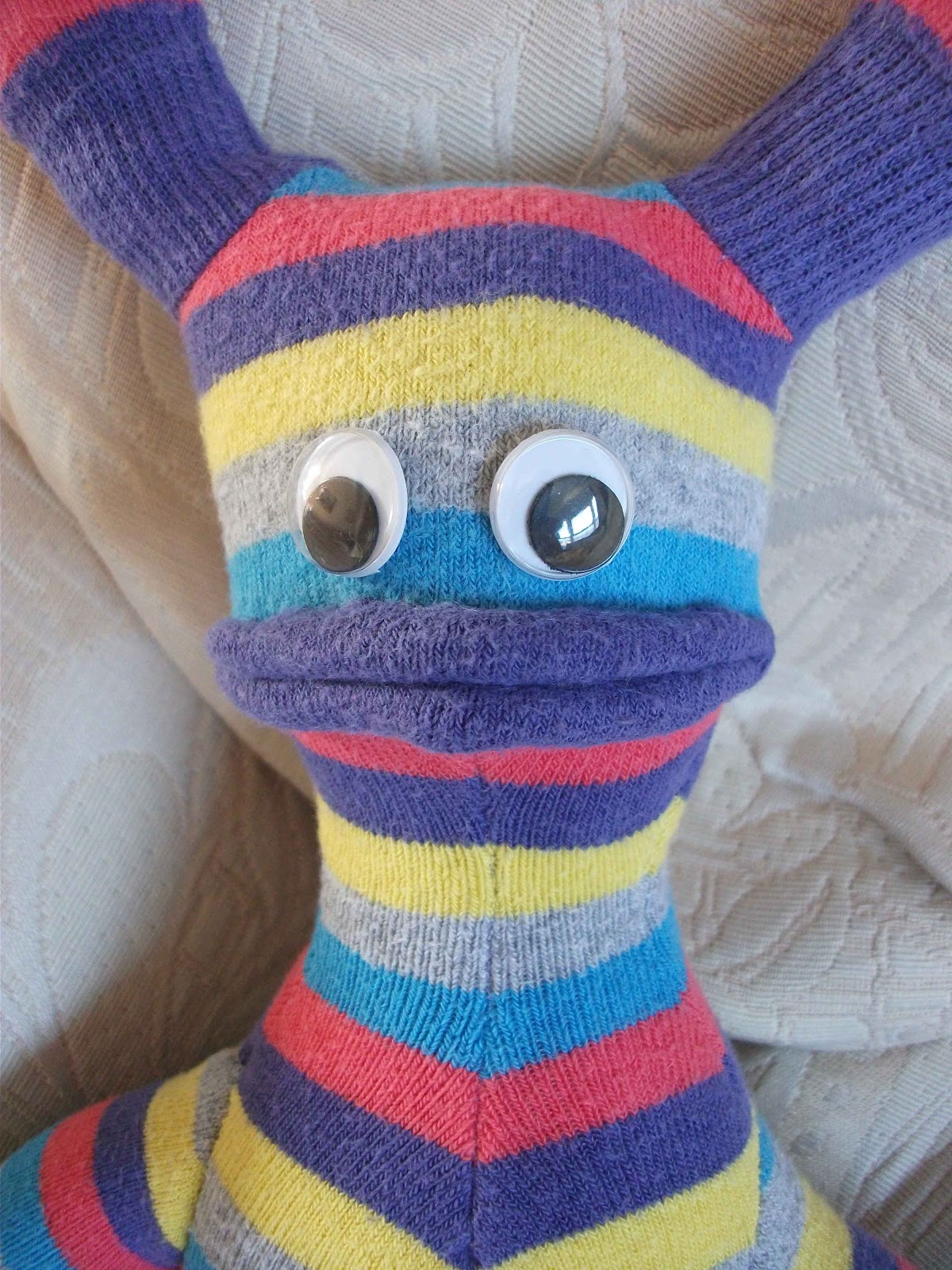 Crazy Moo Ramblings: Sock creature - Wronky!