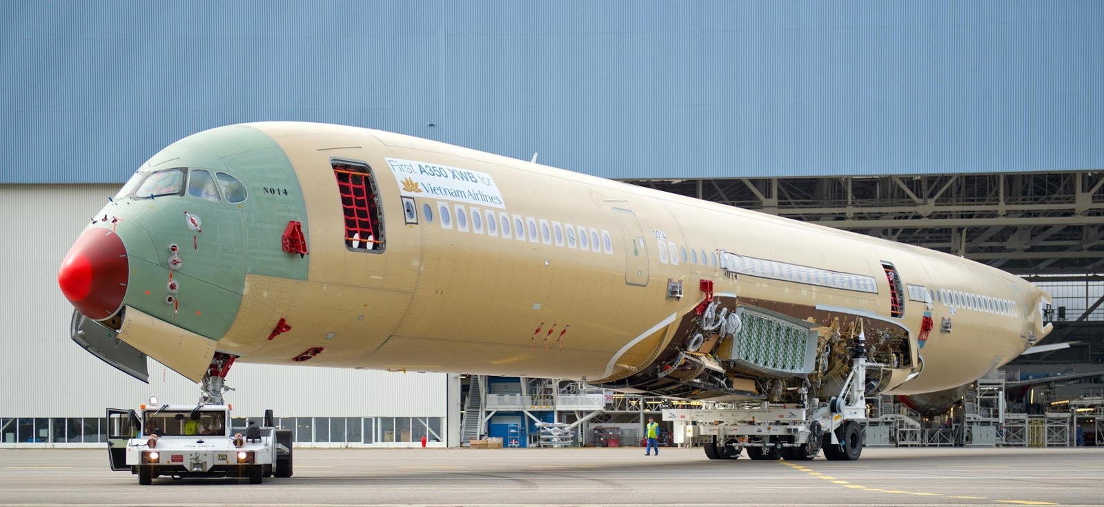 Airbus A350 XWB Fuselage To Final Assembly - Aircraft Wallpaper Collections