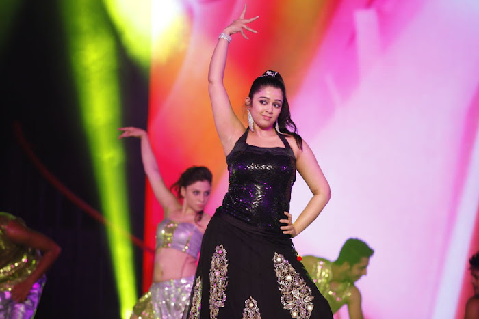 .: Actress Dancing at SIIMA Awards Hot New Spicy Stills Photos