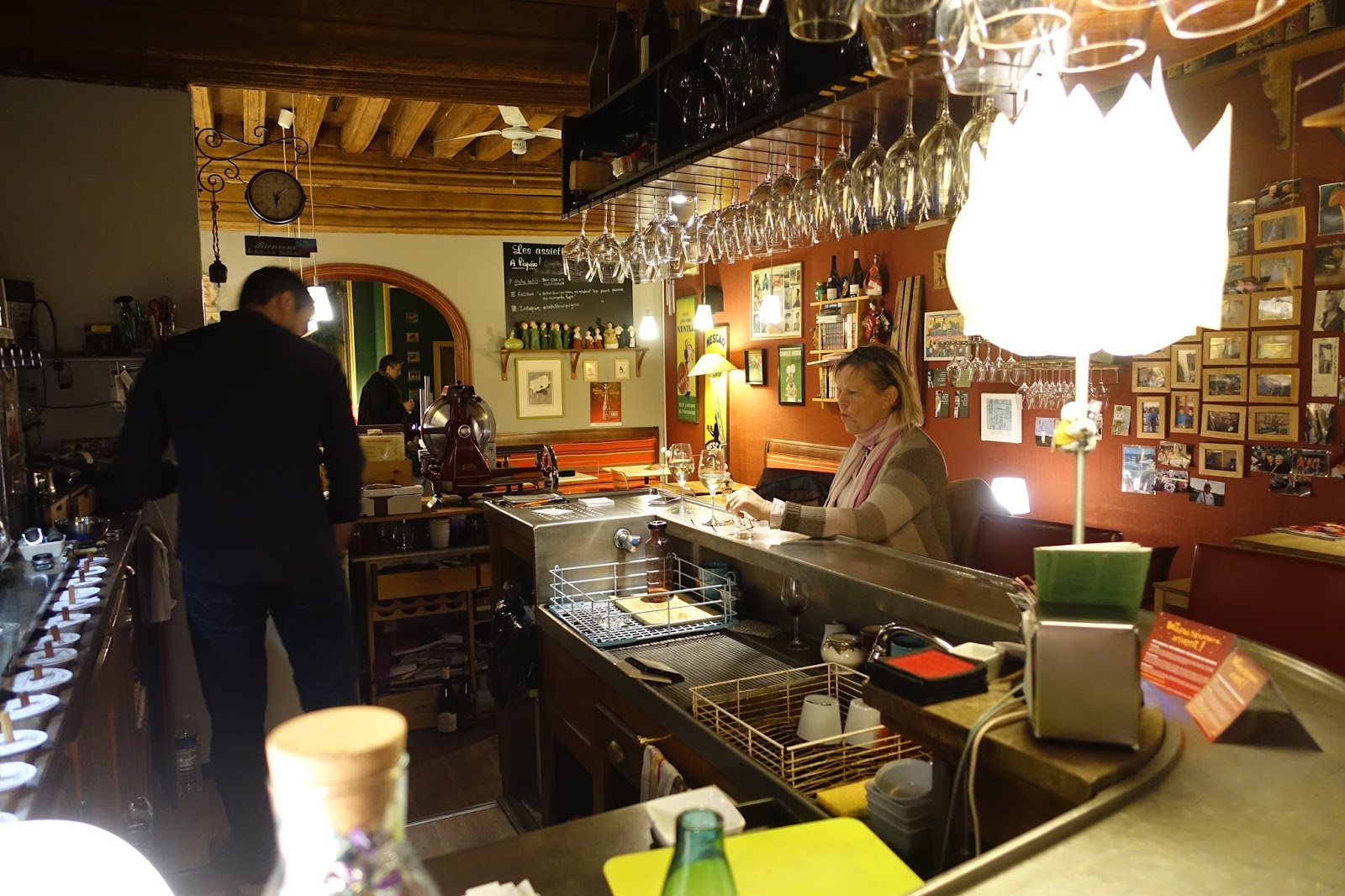 schiller-wine: Schiller’s Favorite Wine Bars in Beaune, Bourgogne