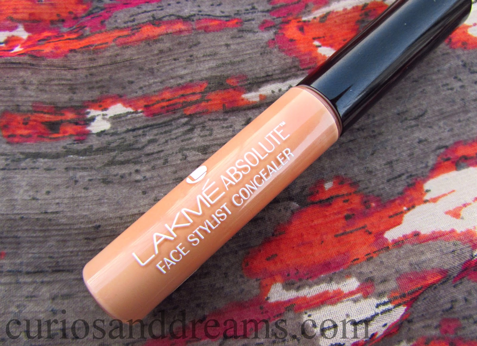 Lakme Absolute Face Stylist Concealer : Review - Curios and Dreams ...