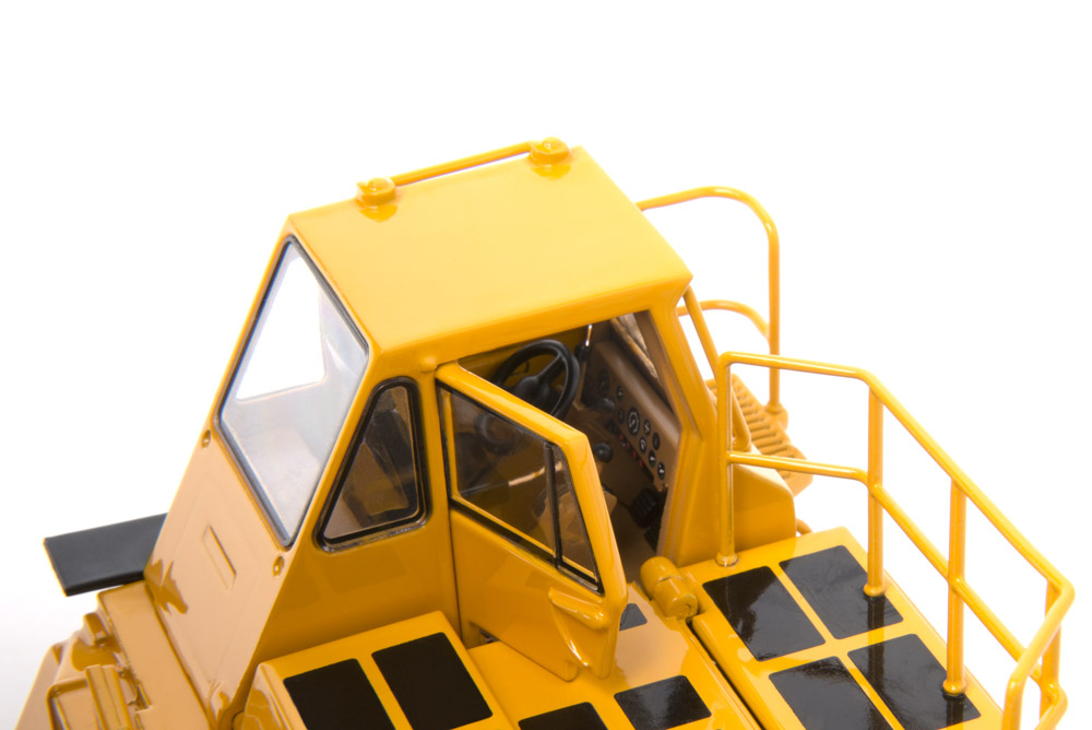 Classic Construction Models: Cat 777 Haul Truck and 776 Tractor with ...