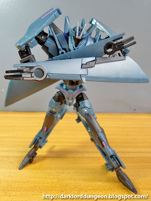 GeekMatic!: Toy Review: Transformers Prime's Soundwave!