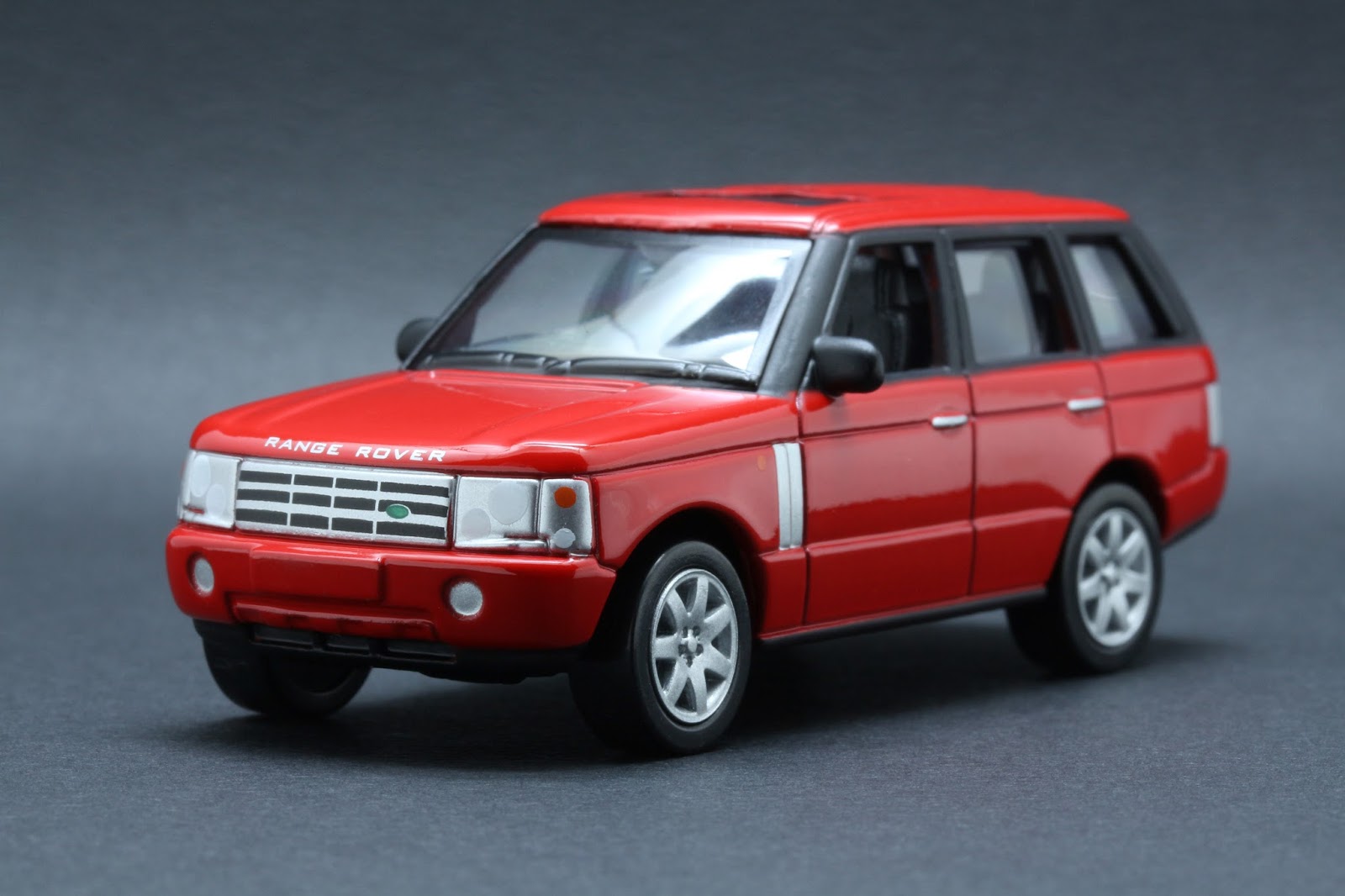 Diecast Hobbist: Land Rover Range Rover