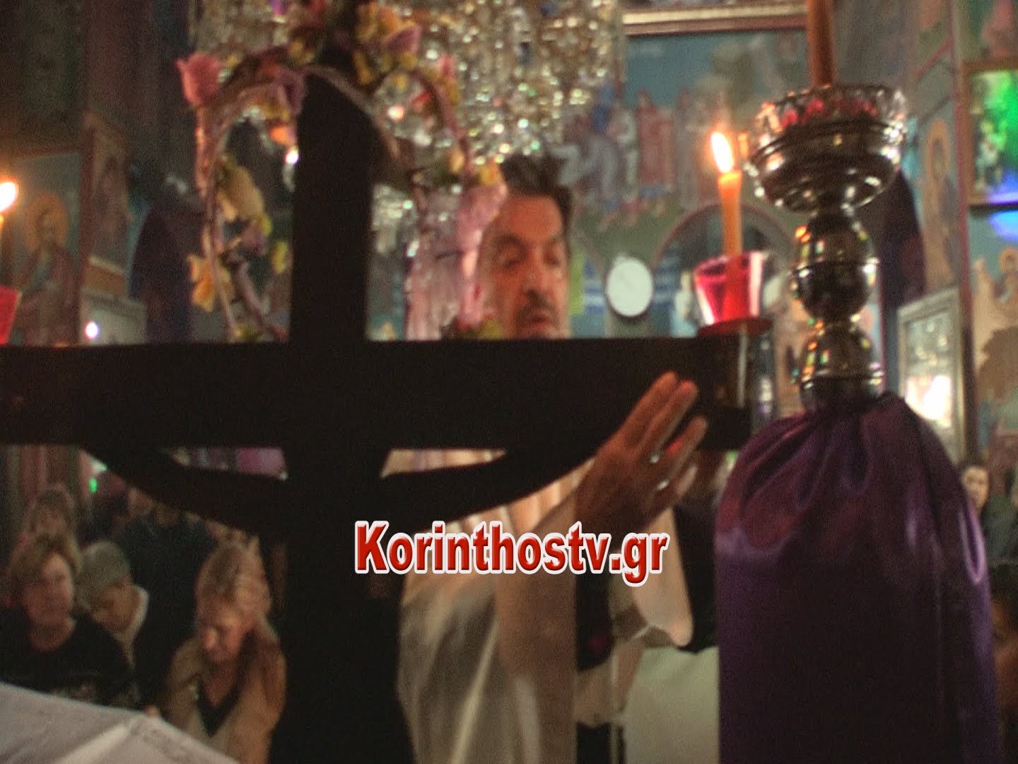 Η αποκαθήλωση του Κυρίου στον Ιερό Ναό Παναγίας Γιάτρισσας στο Λουτράκι ...