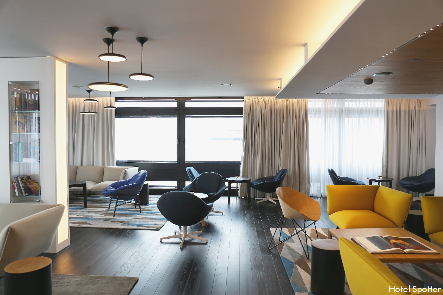 Salonik Club Lounge w Renaissance Warsaw Airport Hotel | Hotel Spotter