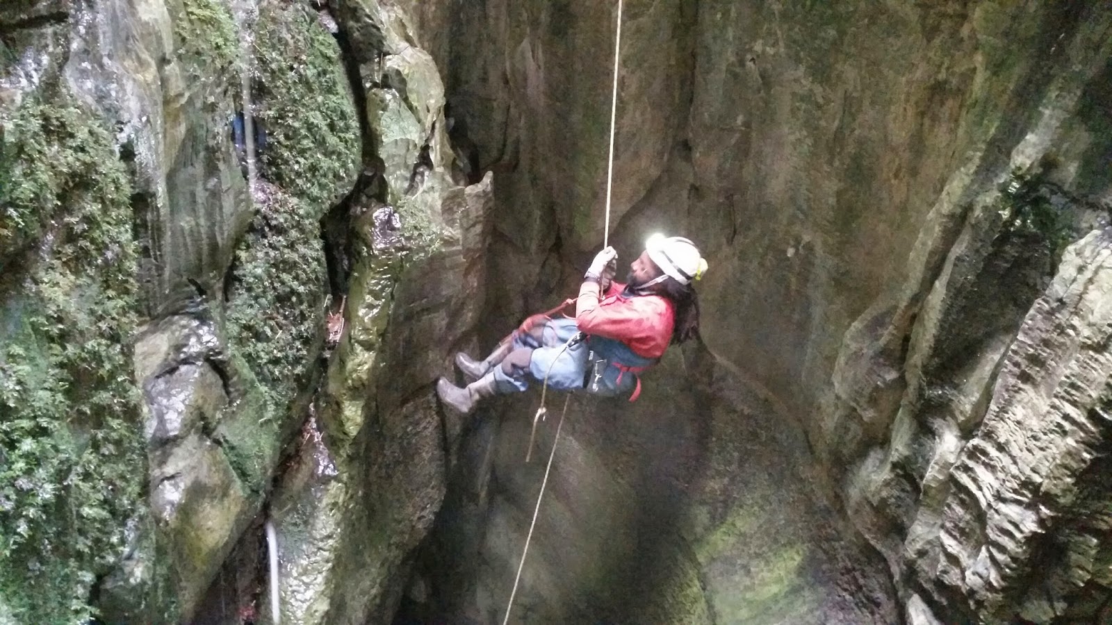 Dudley Caving Club: Friggin' with the Riggin' in Jingling Pot and ...