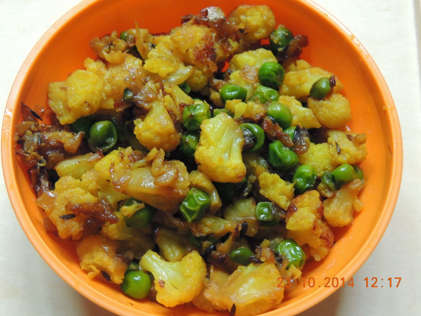 Spice Of Life: Cauliflower-peas stir fry/Gobi mutter curry