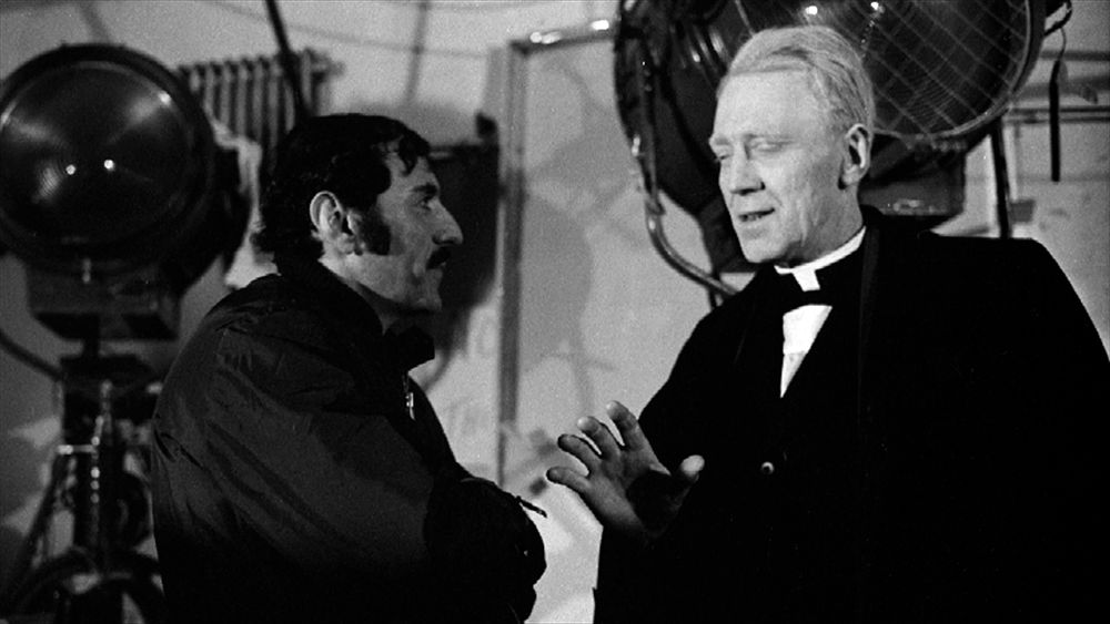 Amazing Behind the Scenes Photos From the Making of ‘The Exorcist ...