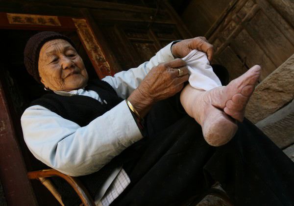Room 5 World History: Chinese Foot Binding