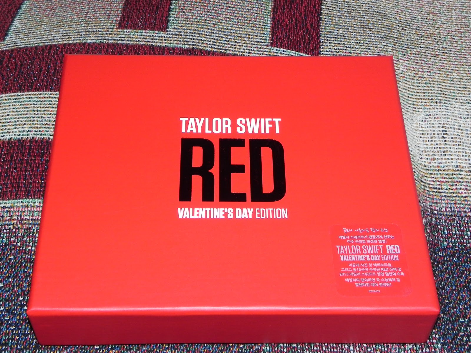 Publicafé Collection: Box Taylor Swift Red Valentine's Day Edition