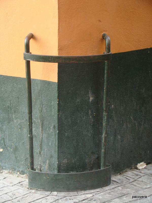 CH´USAY: GUARDACANTONES de CADIZ: cañones y esquinales.(I)