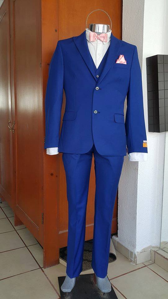 Cabo Elegance Venta y Renta de Trajes: TRAJE AZUL REY