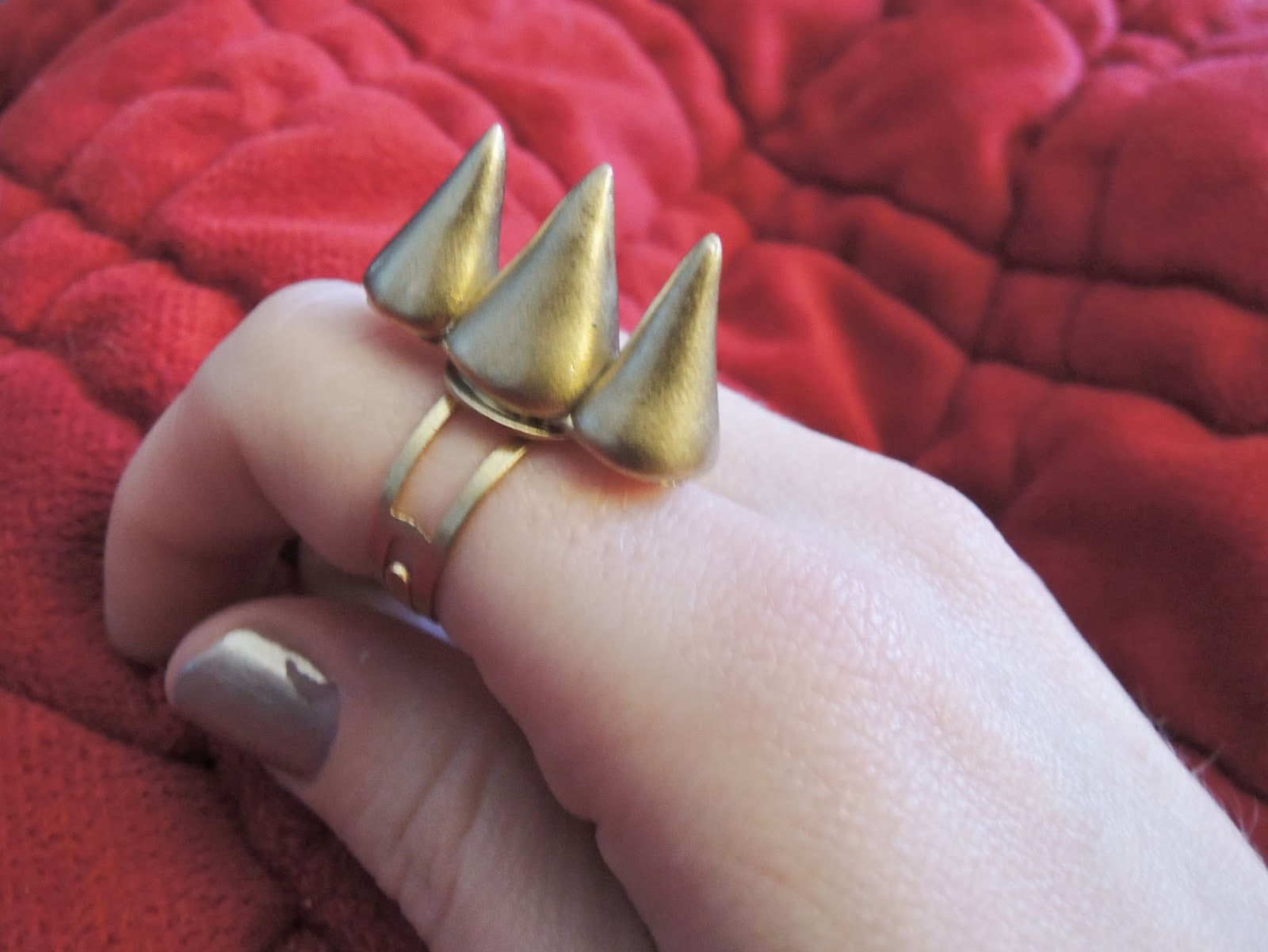 Holly Goes Lightly: DIY Spiked Ring