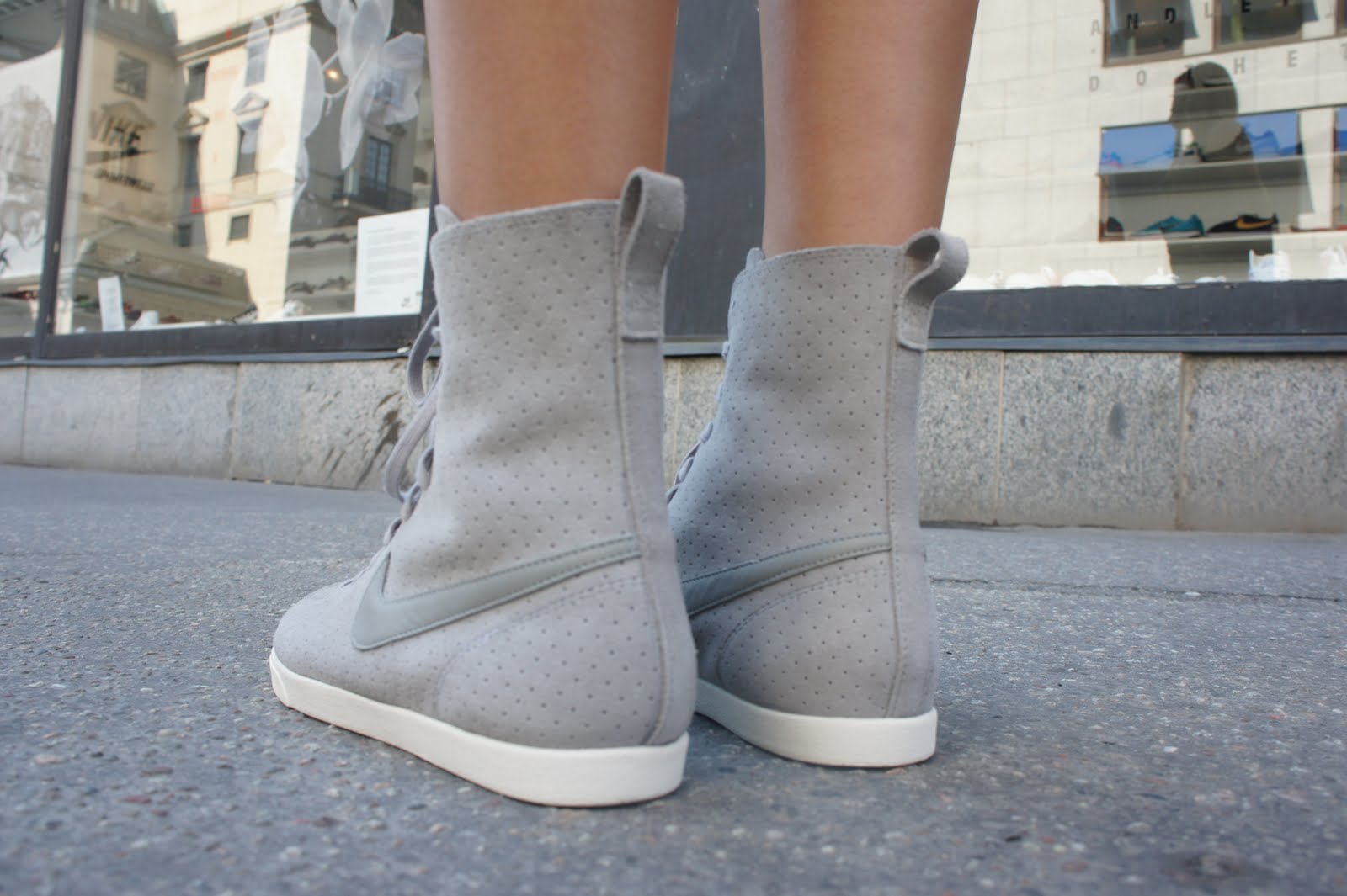 Six Feet Down: Nike Womens Racquette Mid QS @ SFD!