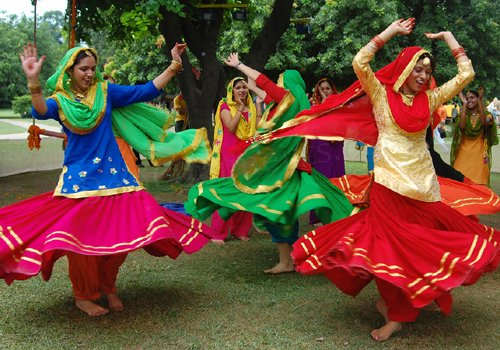 I am a free spirit and Lover of INDIA: Punjabi Dances