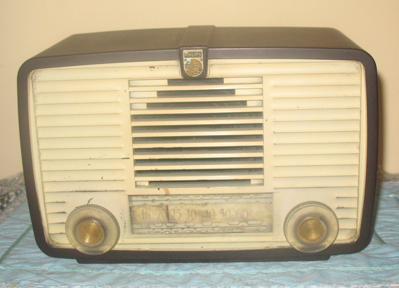 INVESTASI BESI TUA: Radio Saksi Bisu Sejarah Kemerdekaan Republik Indonesia