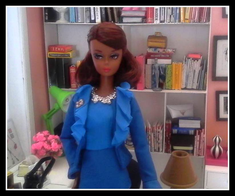 Teporingo Rojo City Chic Suit Barbie Doll