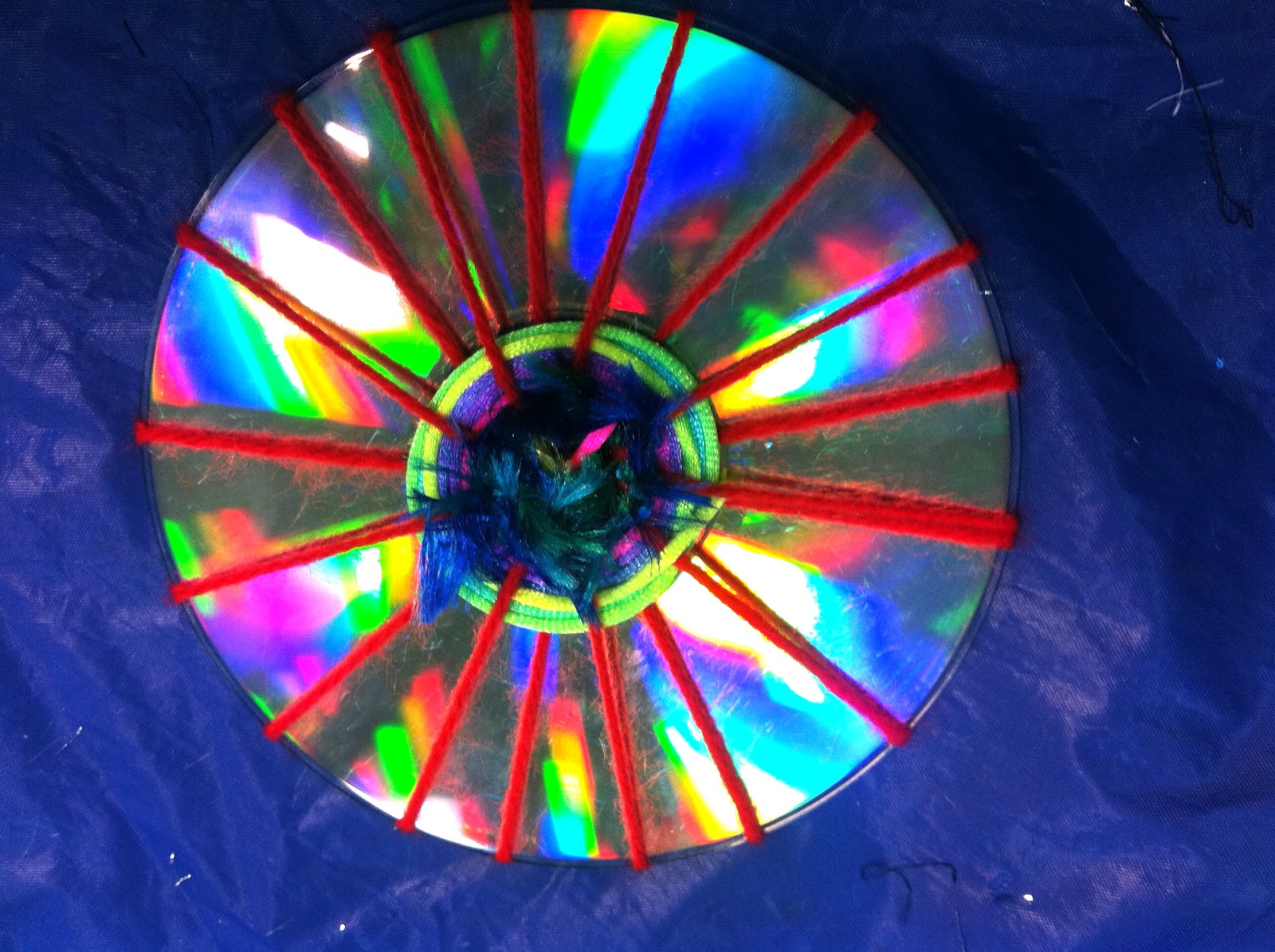 Art Class with Naomi: CD Weaving