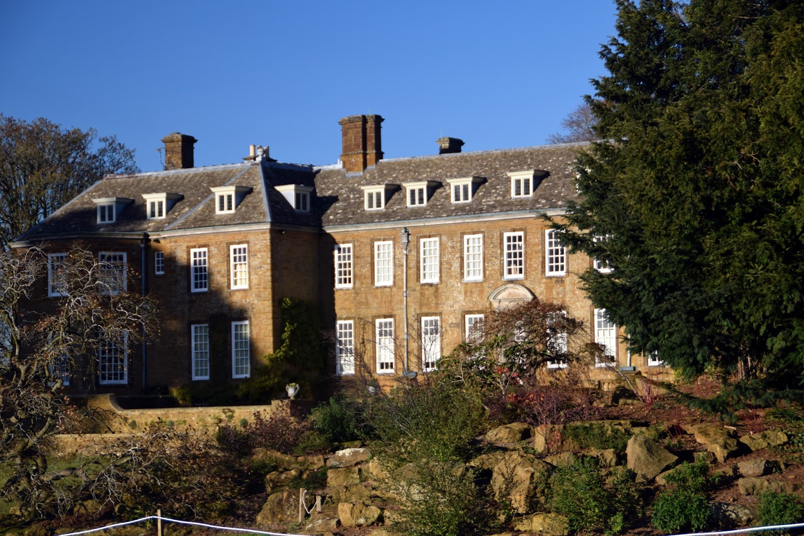 Enjoy your time with beautiful places: A country house at War - Upton House