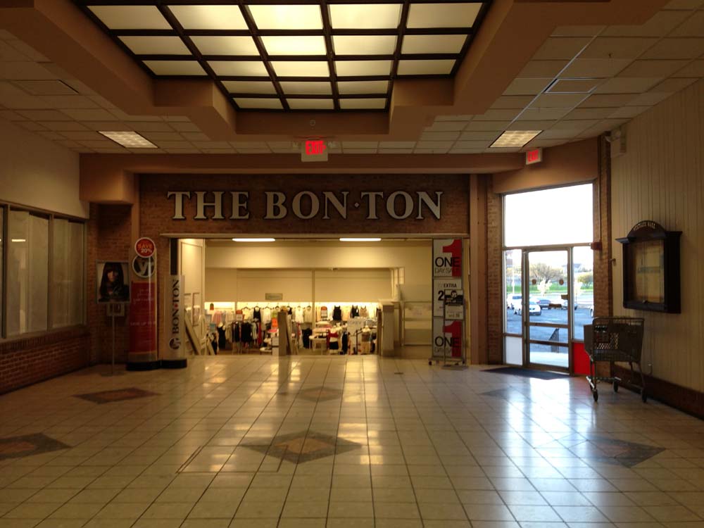 Sky City: Retail History: Westgate Mall: Bethlehem, PA