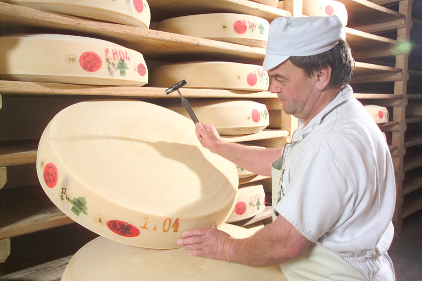 EMMENTAL GRAND CRU LABEL ROUGE