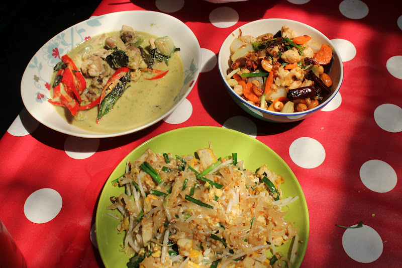 Here and There: A Market + Wok + A GREAT Teacher = Delicious Thai Food