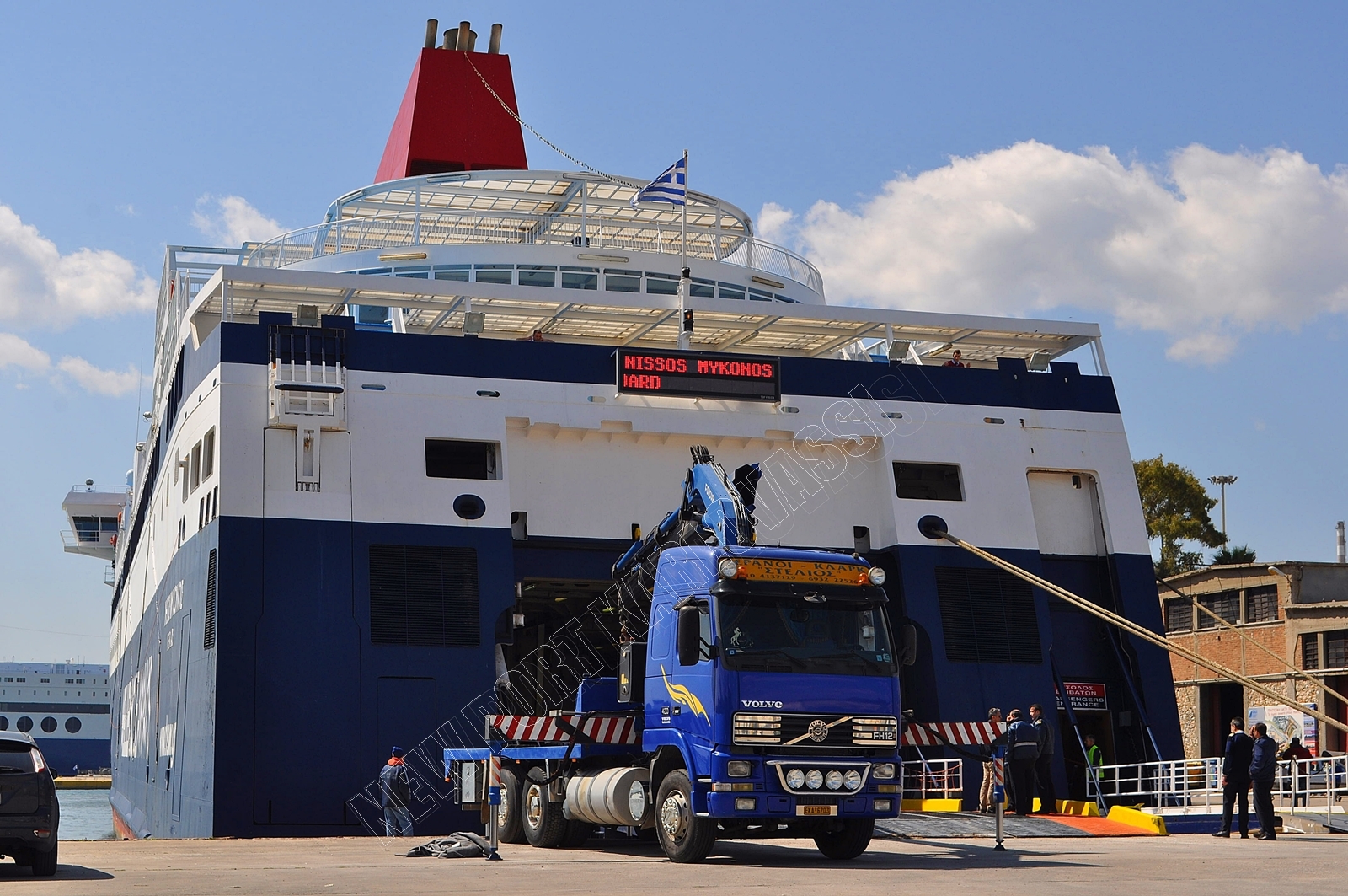 New Port Karlovassi: Αφιξη ΝΗΣΟΣ ΜΥΚΟΝΟΣ στην πυλη Ε2 του Πειραια (Φωτο ...