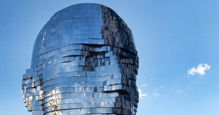 David Černý, 1967 | Metalmorphosis | Giant Rotating Heads | Tutt'Art ...