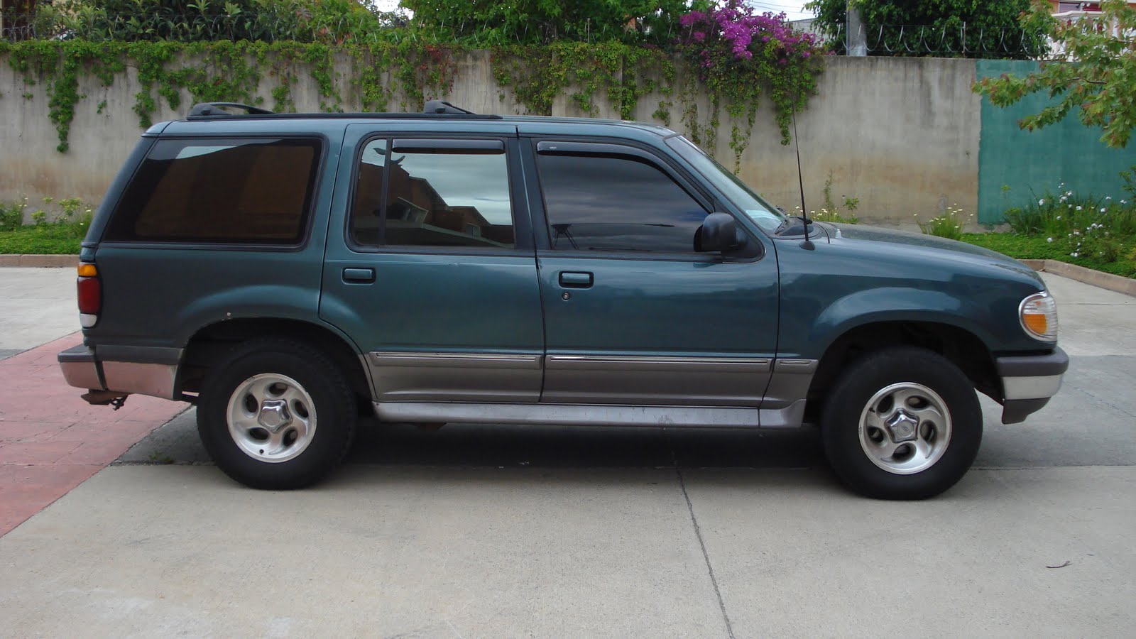 IMPORTMYM: FORD EXPLORER MODELO 1,996
