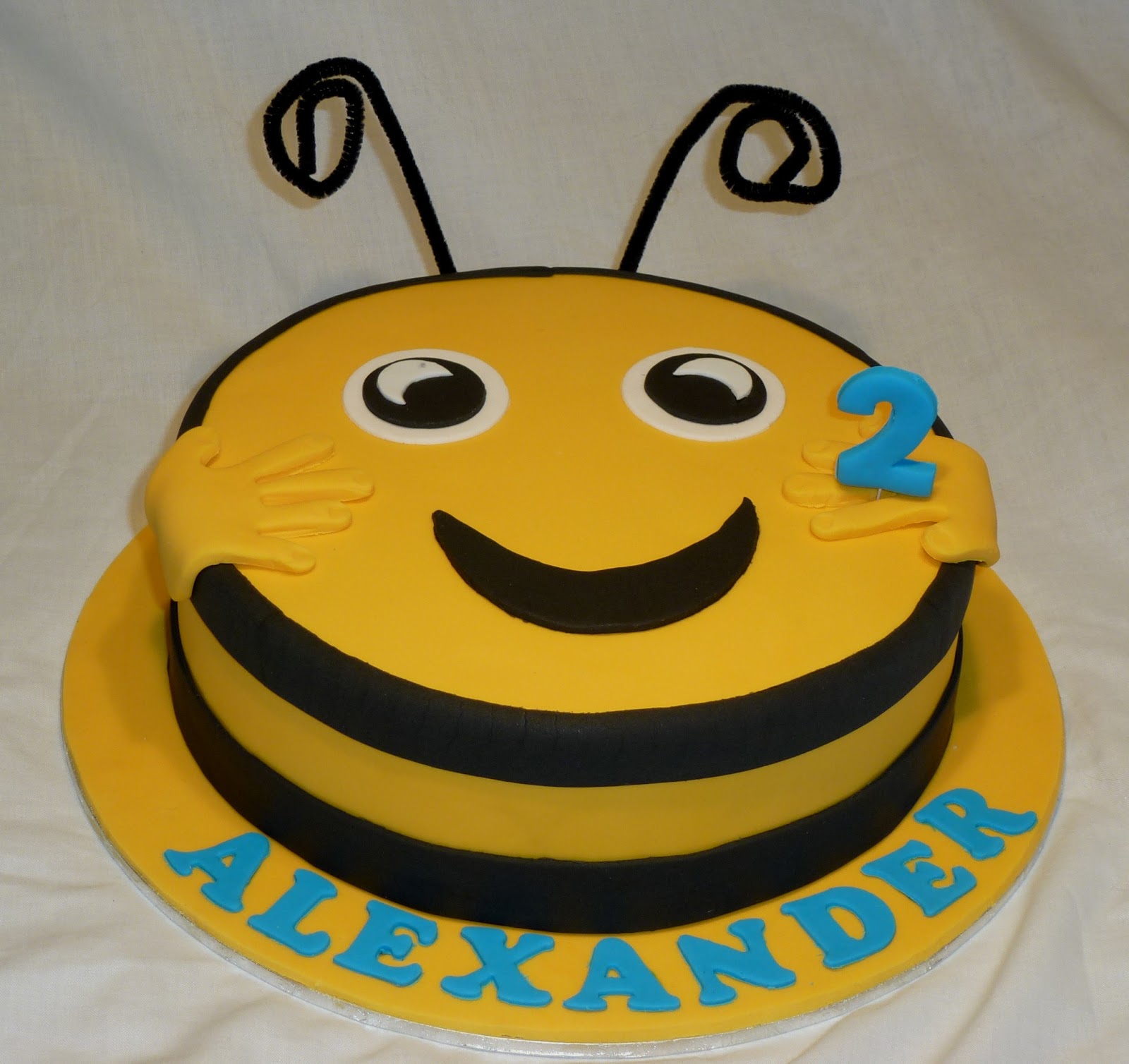 Cakes and Other Delights: Buzzbee....