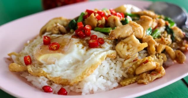 Pad Ga Pow Moo Kai Dow