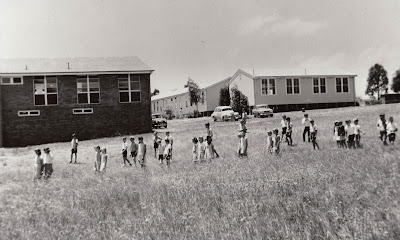 The History Buff: Minto Public School - then and now