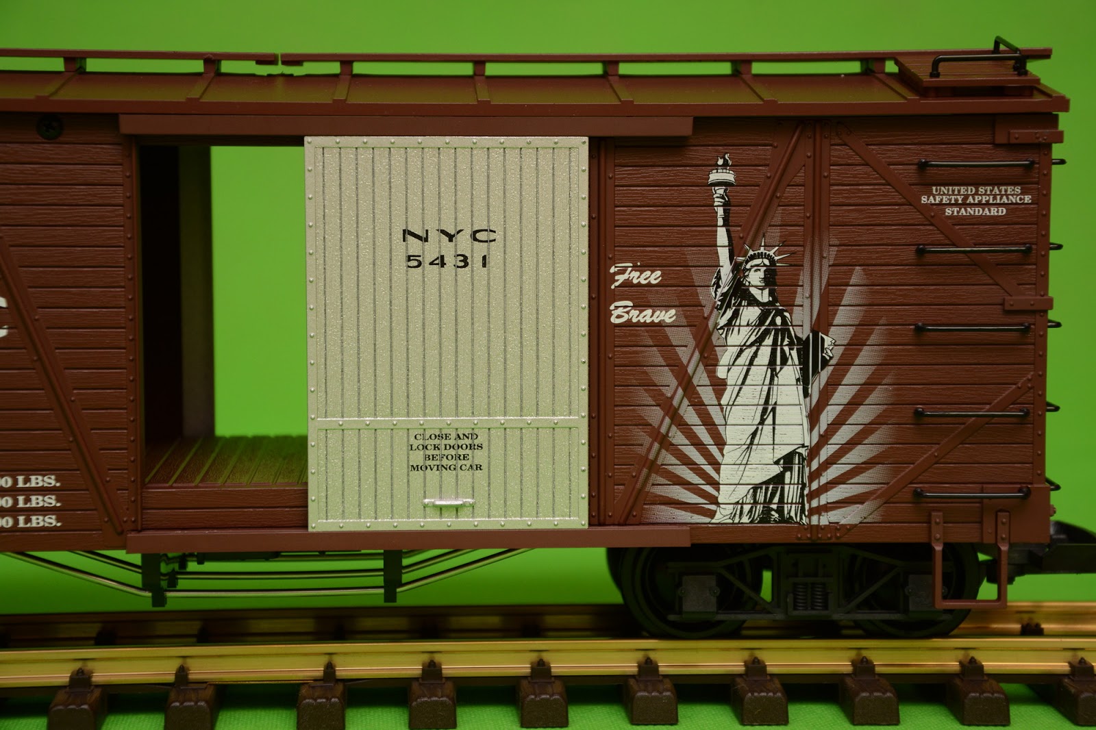 My Miniature Worlds: USA Trains R1453B, G-Scale New York Central box car