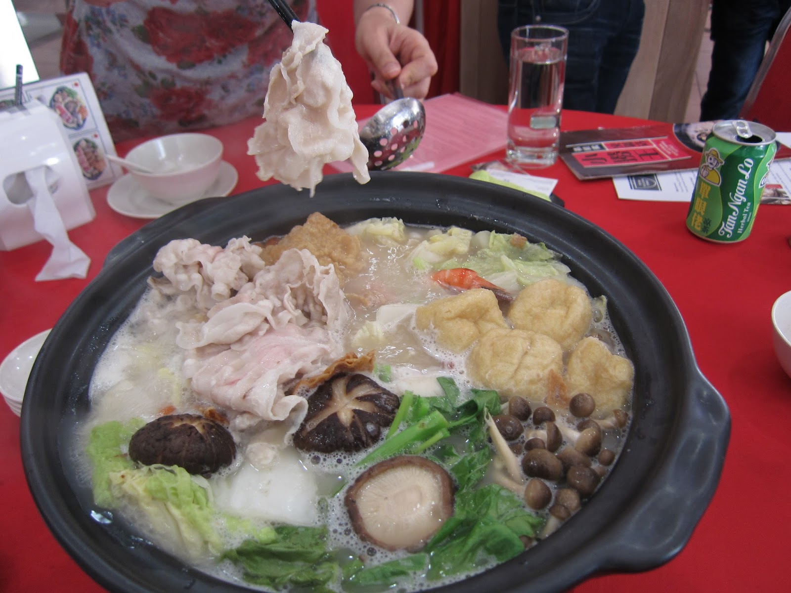 Xiao Lao Wang Hotpot 小捞王 | Becky-Wong
