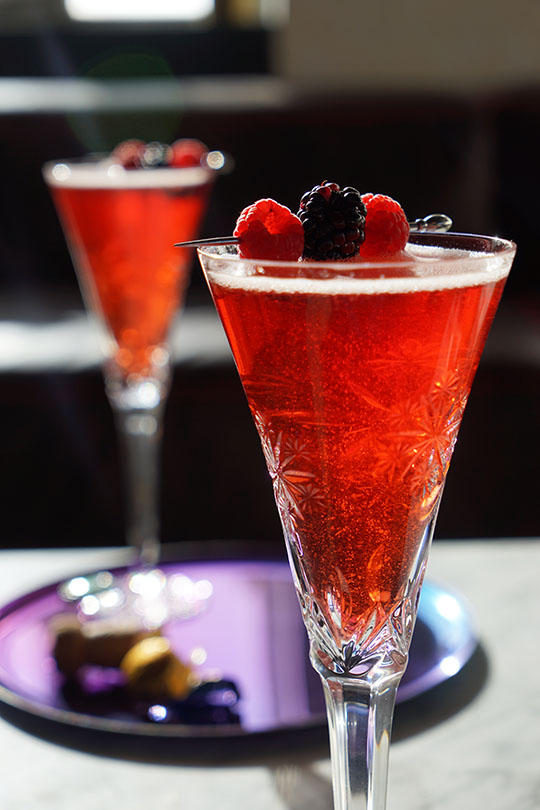 Gastronomista: Berry Ginger Champagne Cocktail