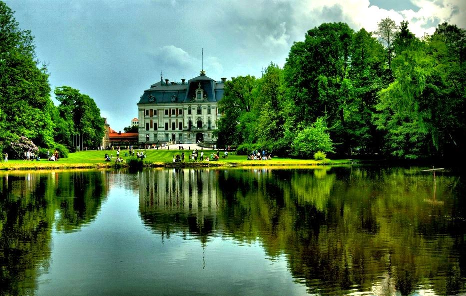 loveisspeed.......: Pszczyna Castle is a classical-style palace in the ...