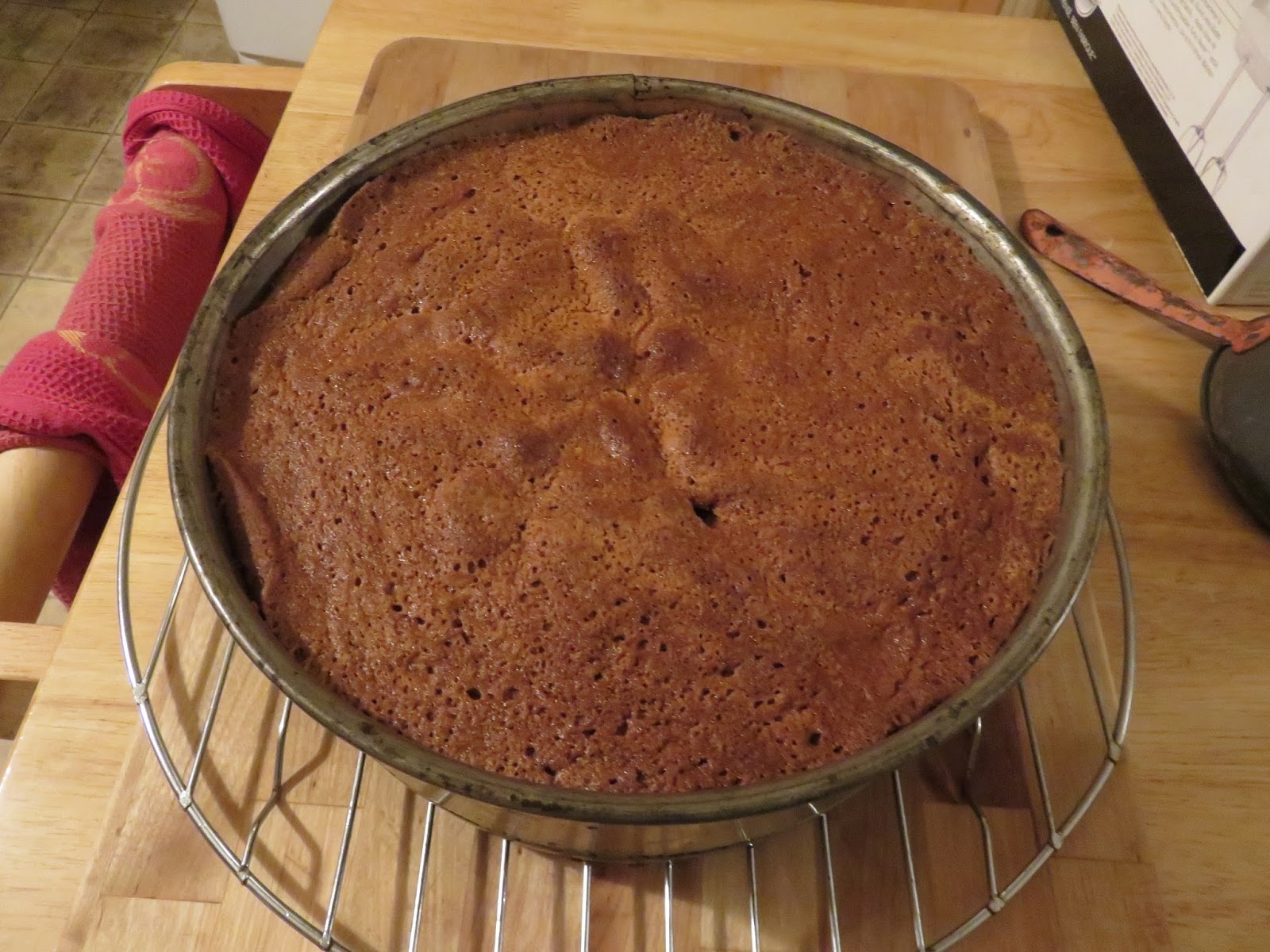 Mystery Lovers' Kitchen: Comfort Cake