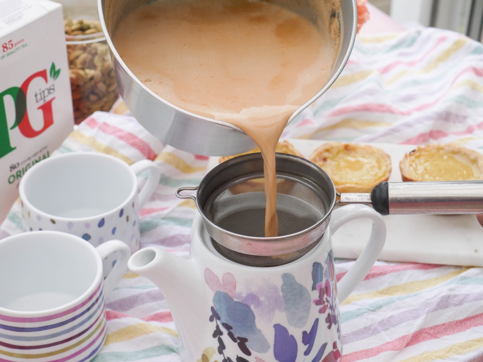 This Muslim Girl Bakes: Our House Everyday Pakistani Tea.