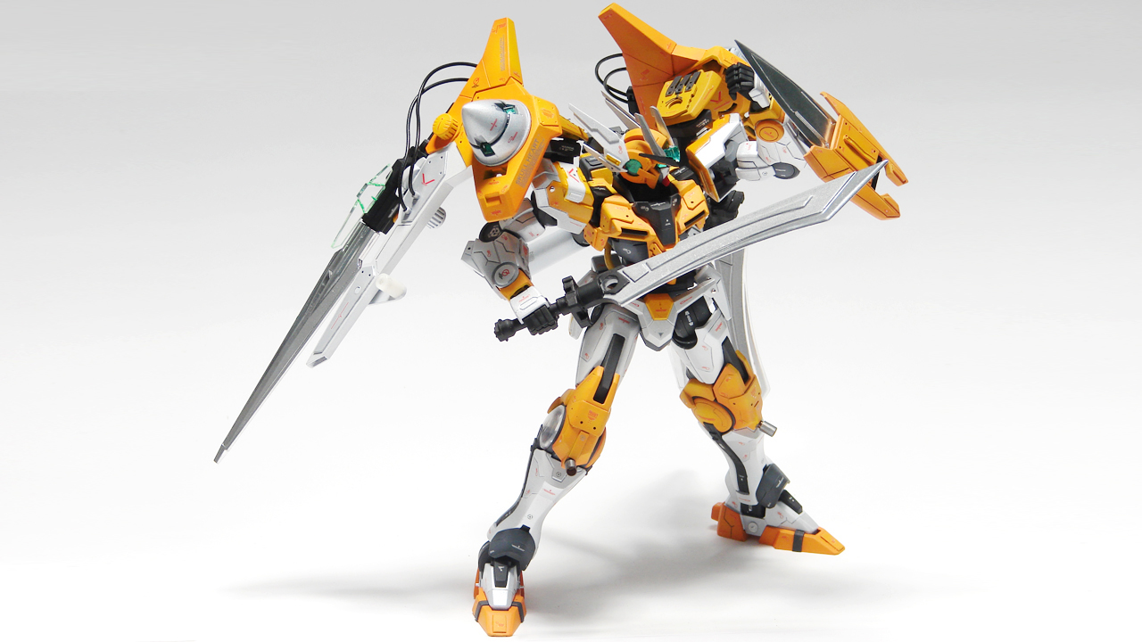 Gundam Family: MG 1/100 Gundam-00 Rebuilt Custom Build