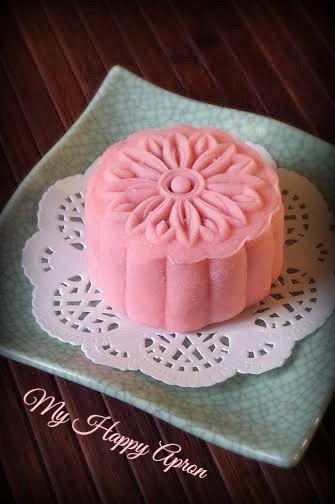 My Happy Apron: Green Tea Snowskin Mooncake with Red Bean Paste Filling