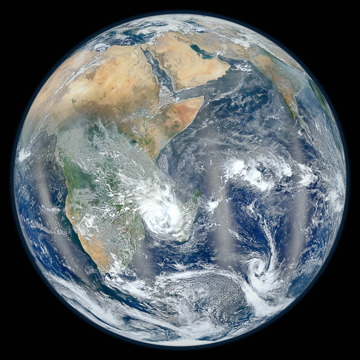 GeoSinam's Blog: Mapping the Earth - Blue Marble v.2.0