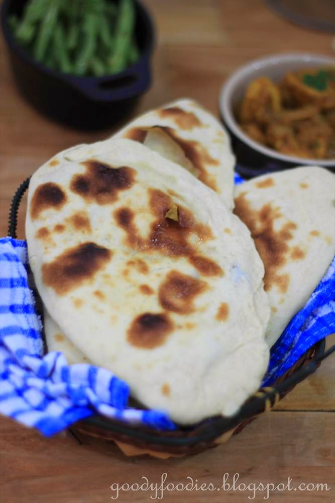 GoodyFoodies: Recipe: Peshwari Naan (Indian)