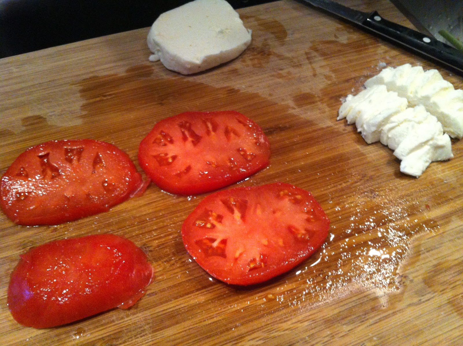 Amateur Domestic: Clean Eating: Vegetarian Pesto Pizza